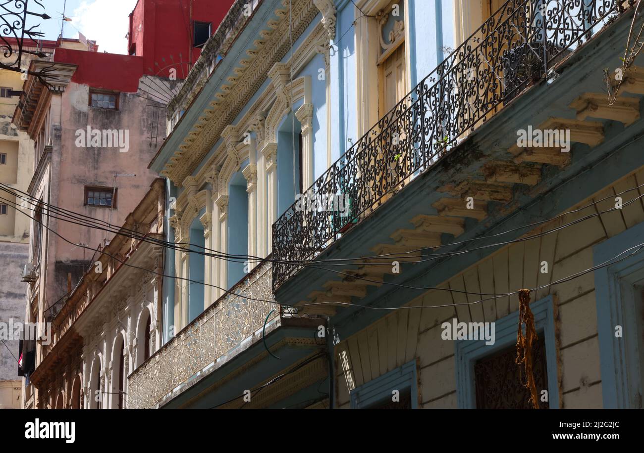 Ancient colonial buildings in Havana, Cuba Stock Photo - Alamy
