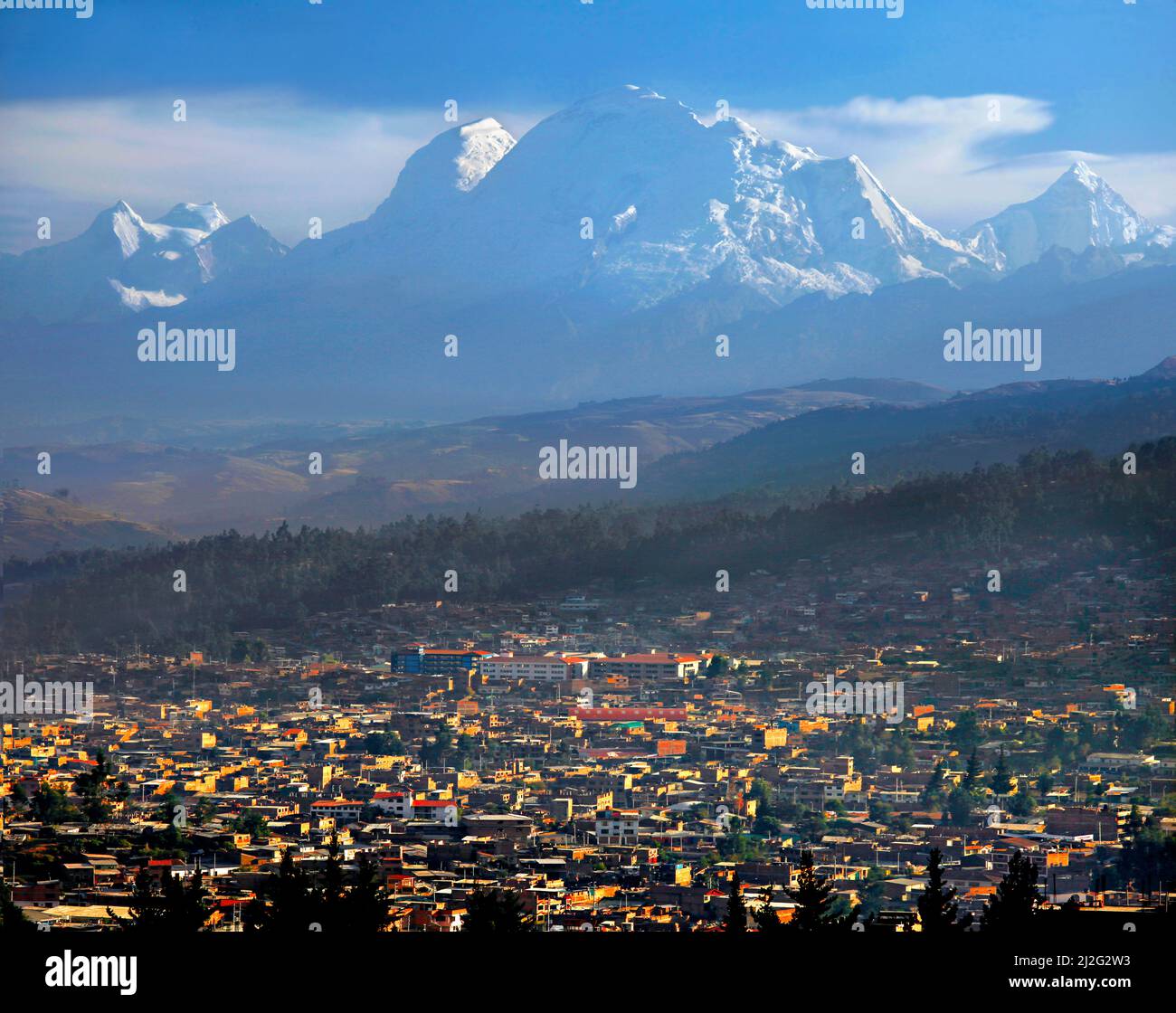 City of Huaraz and Nevado Huascaran, Ancash, Peru Stock Photo - Alamy