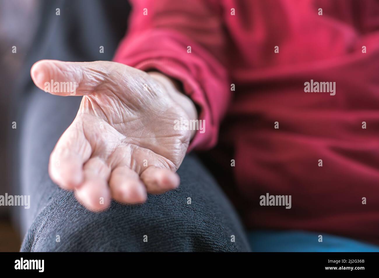 open palm of old person's hand Stock Photo - Alamy