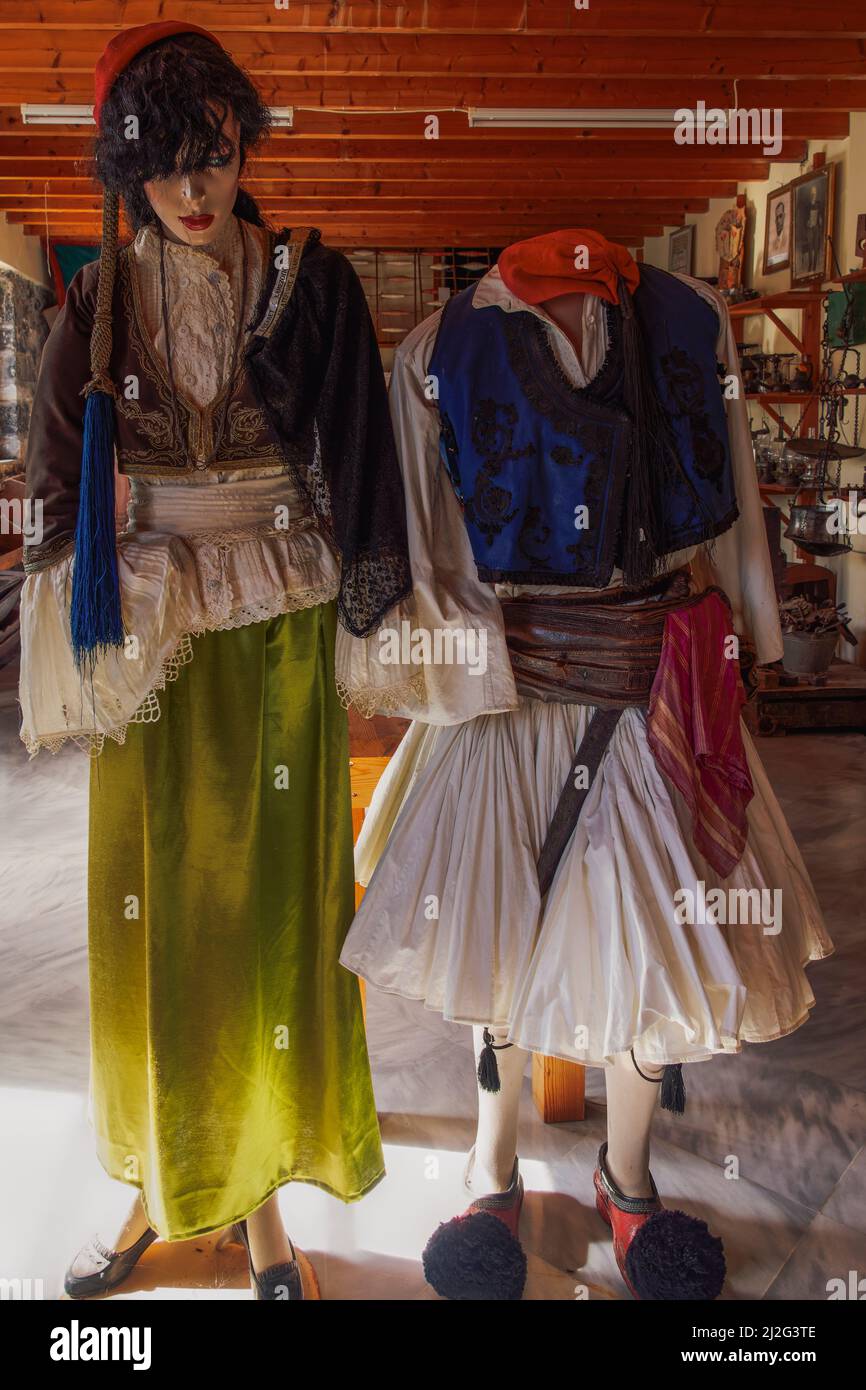 Fustanella clothing hi-res stock photography and images - Alamy