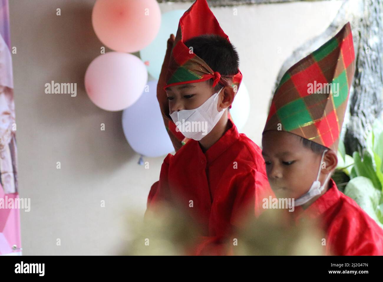 Makassar, Indonesia. 01st Apr, 2022. A number of elementary school ...