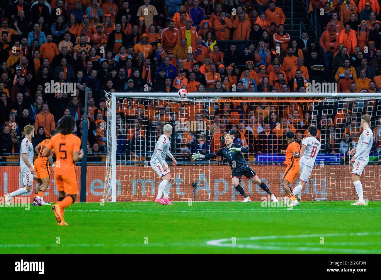 Johan cruijff scores 1 0 hi-res stock photography and images - Alamy
