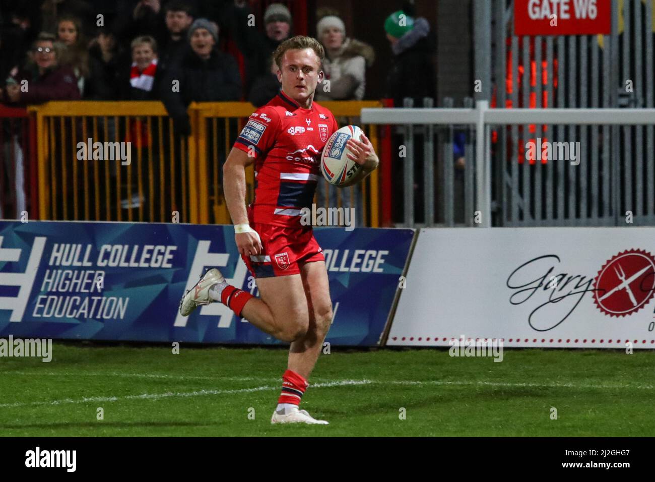 Jez Litten #14 of Hull KR makes a run for the try line Stock Photo - Alamy