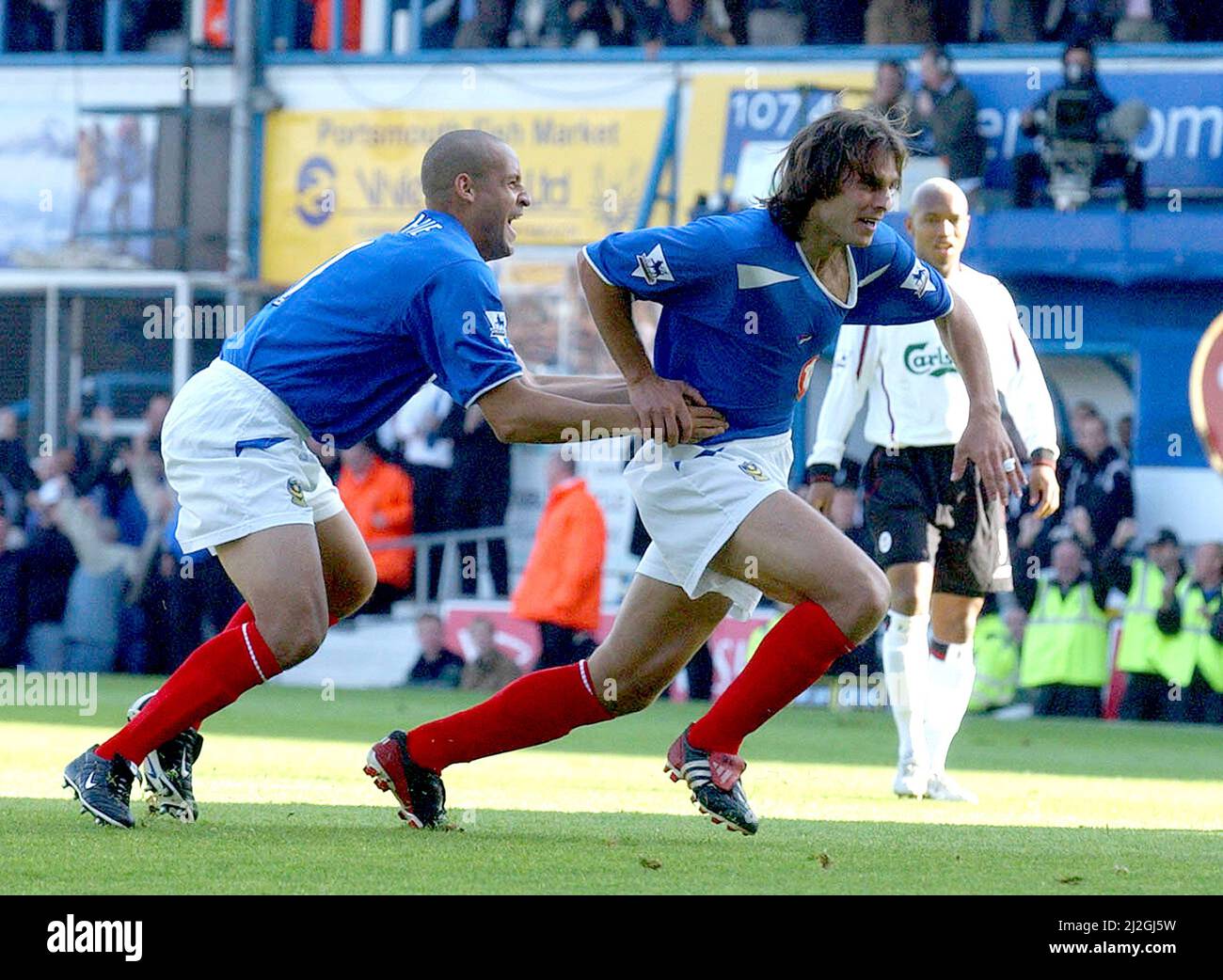 PORTSMOUTH V LIVERPOOL PATRIK BERGER CELEBRATES WITH NIGEL QUASHIE PIC ...