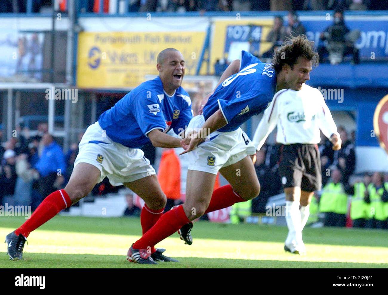 PORTSMOUTH V LIVERPOOL PATRIK BERGER CELEBRATES WITH NIGEL QUASHIE PIC ...