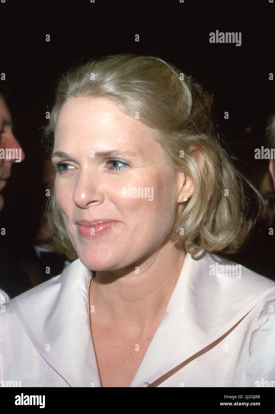 Sharon Gless 1980 Sharon Gless Exclusive: 'Cagney & Lacey' Star Tells