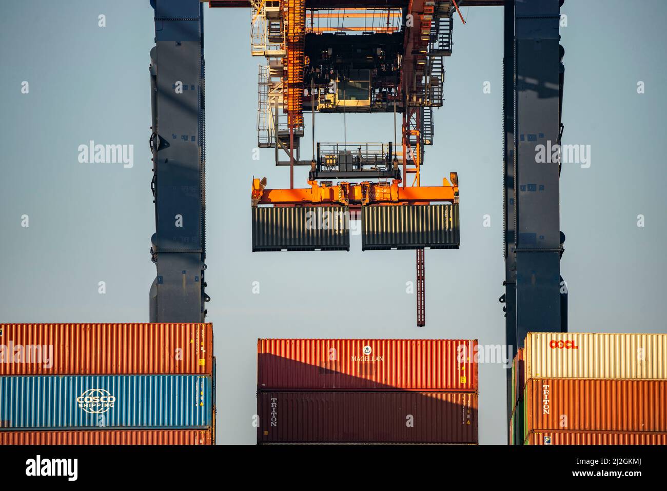Container loading in the seaport of Rotterdam, Maasvlakte 2, Container ...