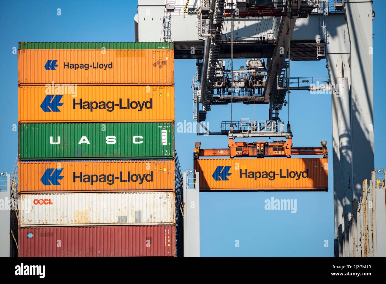 Container loading in the seaport of Rotterdam, Maasvlakte 2, Container ...