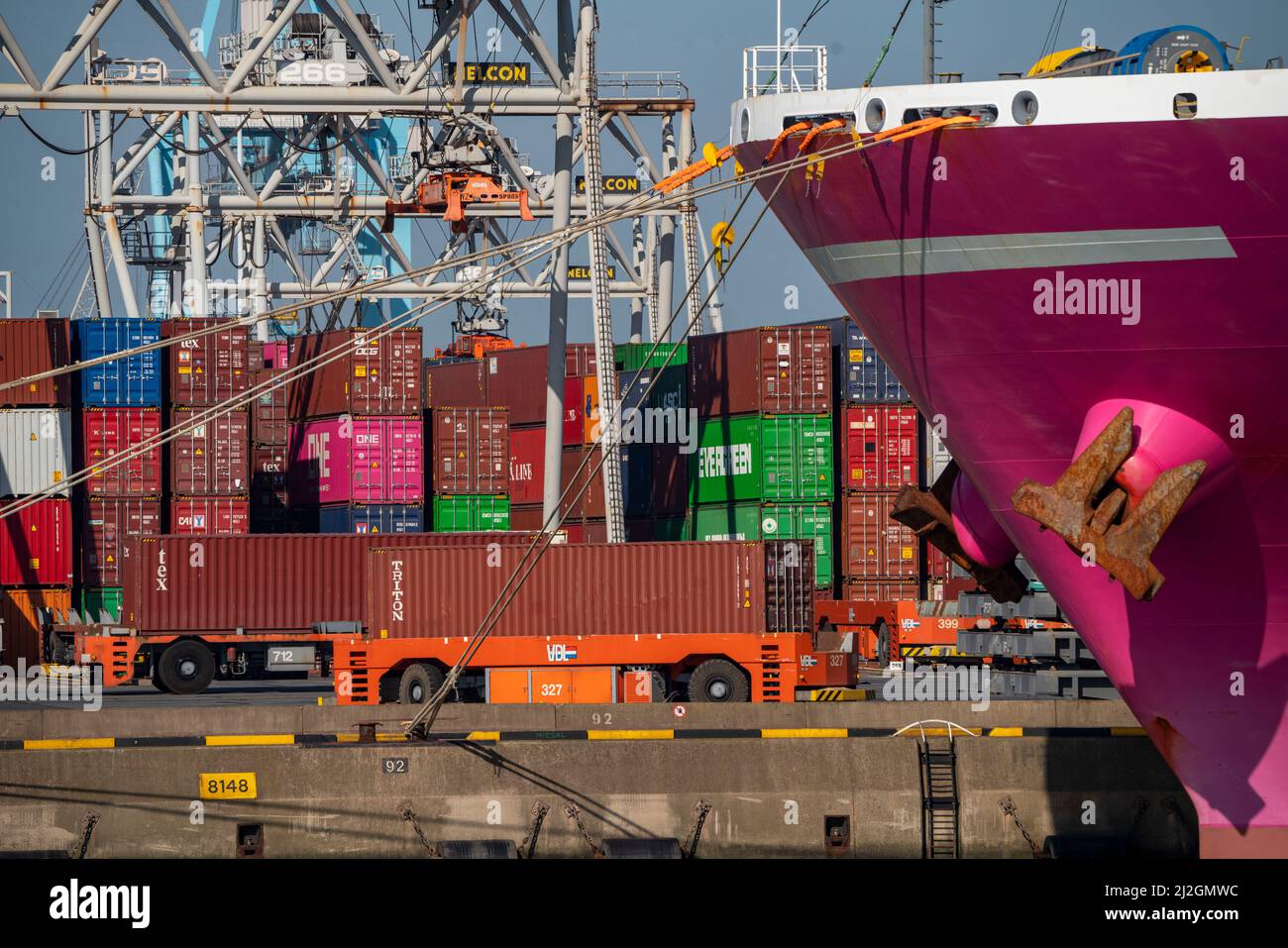 Self-driving, automated container transporters, bring the containers to ...