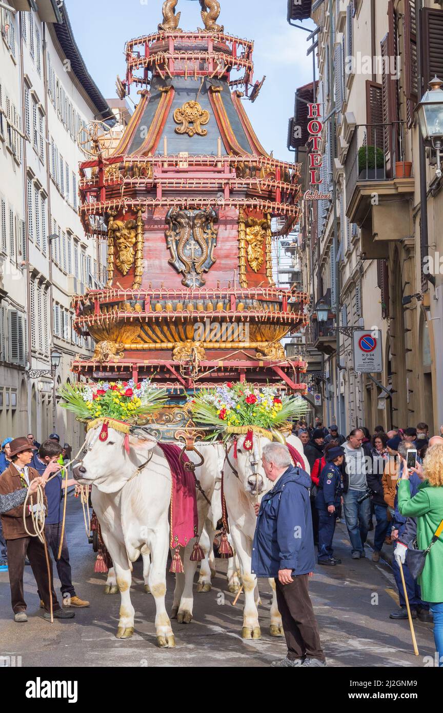 Explosion of the Cart festival parade, Florence, Tuscany, Italy Stock ...