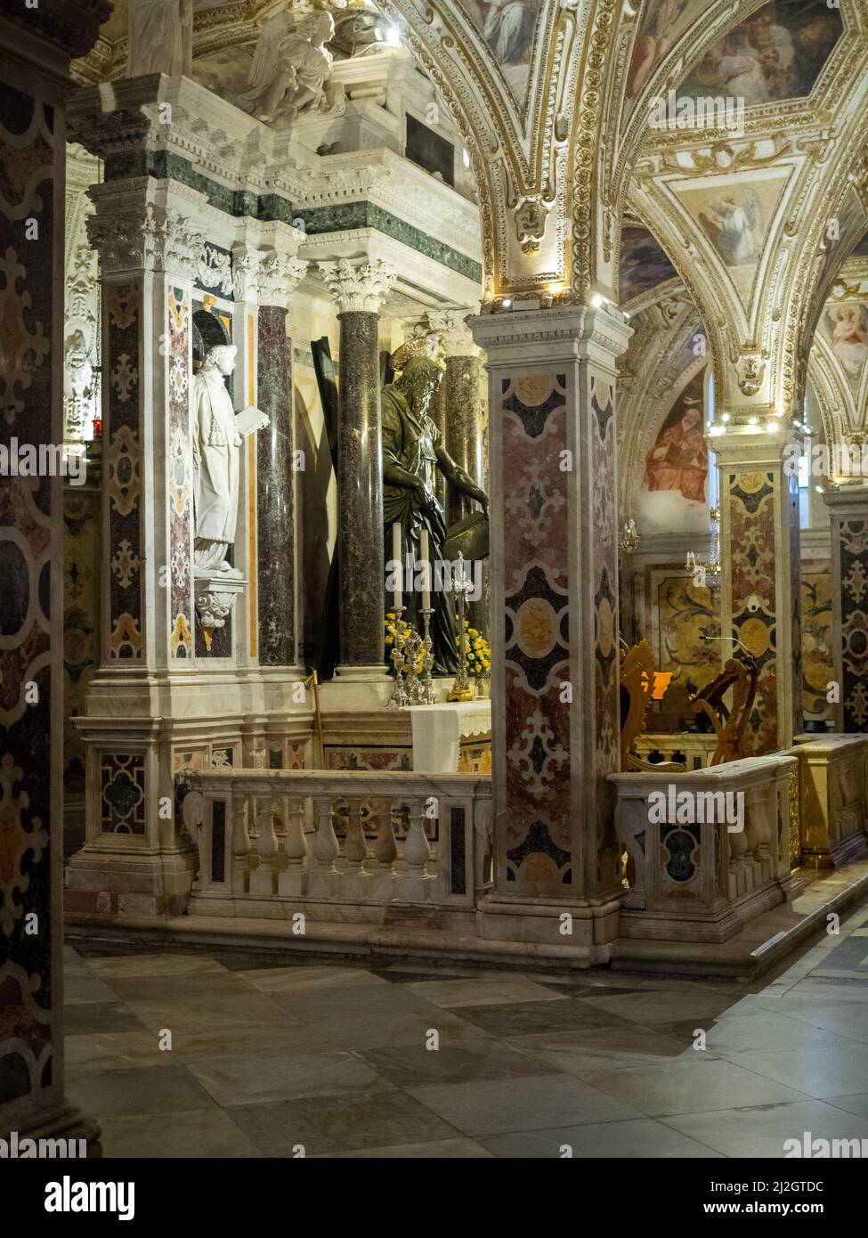 Saint Andrew bronze statue at the crypt of the Duomo di Amalfi Stock ...