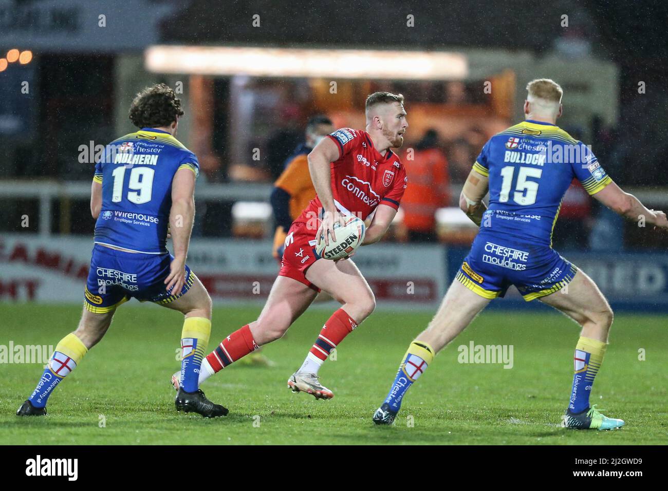 Rowan Milnes #21 of Hull KR looks to pass the ball Stock Photo - Alamy