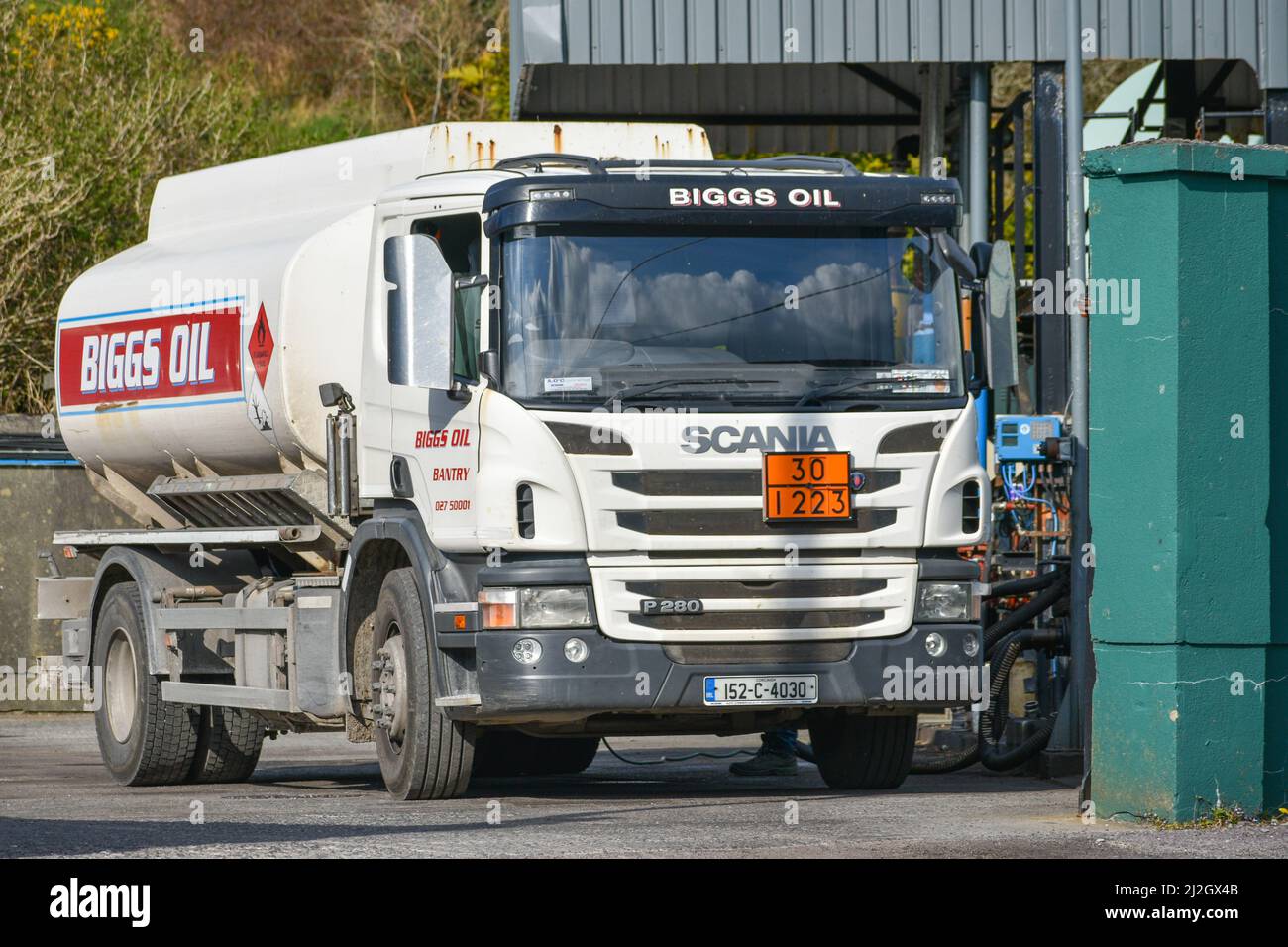Oil tanker oil depot in hi-res stock photography and images - Alamy