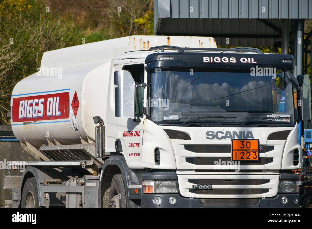 Irish oil distributer hi-res stock photography and images - Alamy