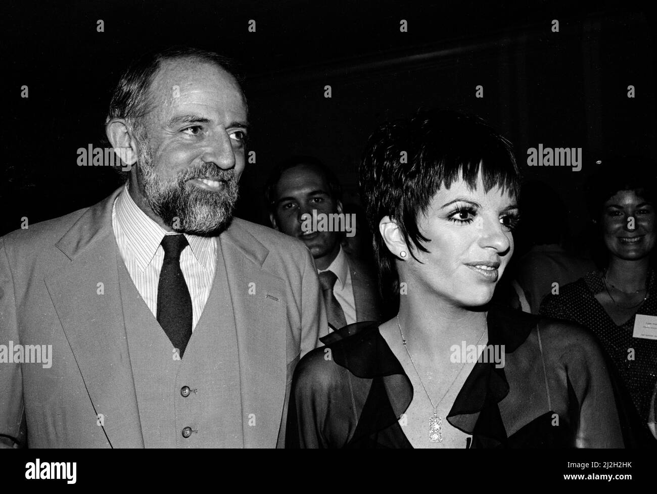 Liza Minnell & John Austin i photographed At the Bel Air Hotel in ...