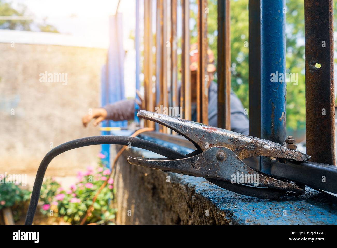 Earth clamp weld hi-res stock photography and images - Alamy