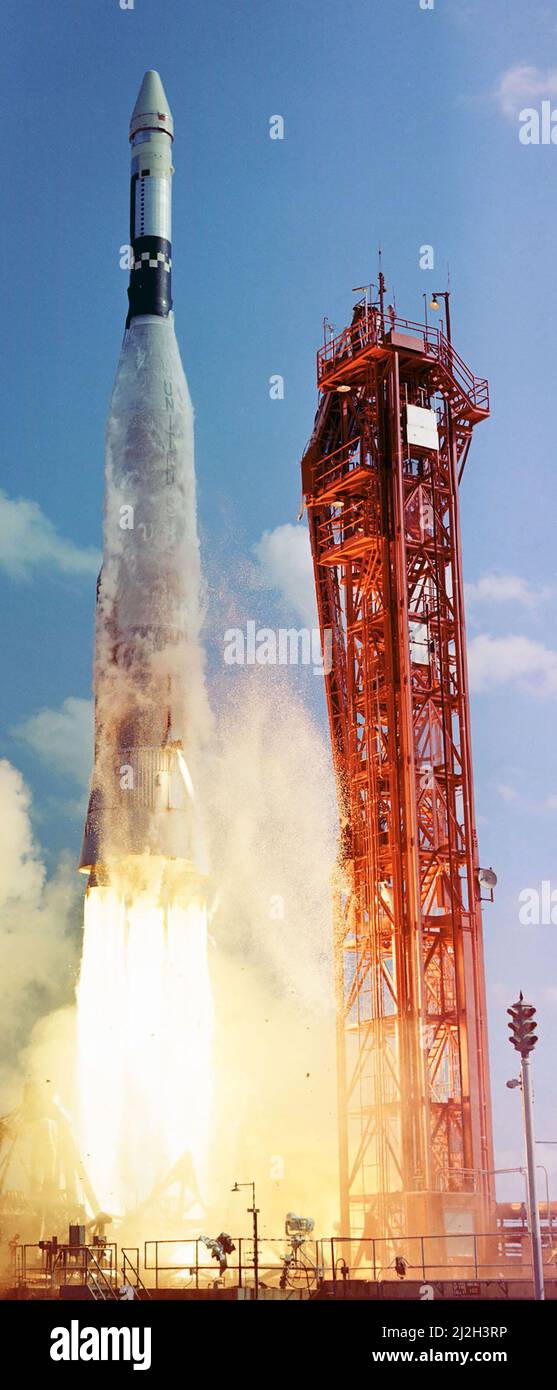 Gemini atlas agena target vehicle hi-res stock photography and images ...