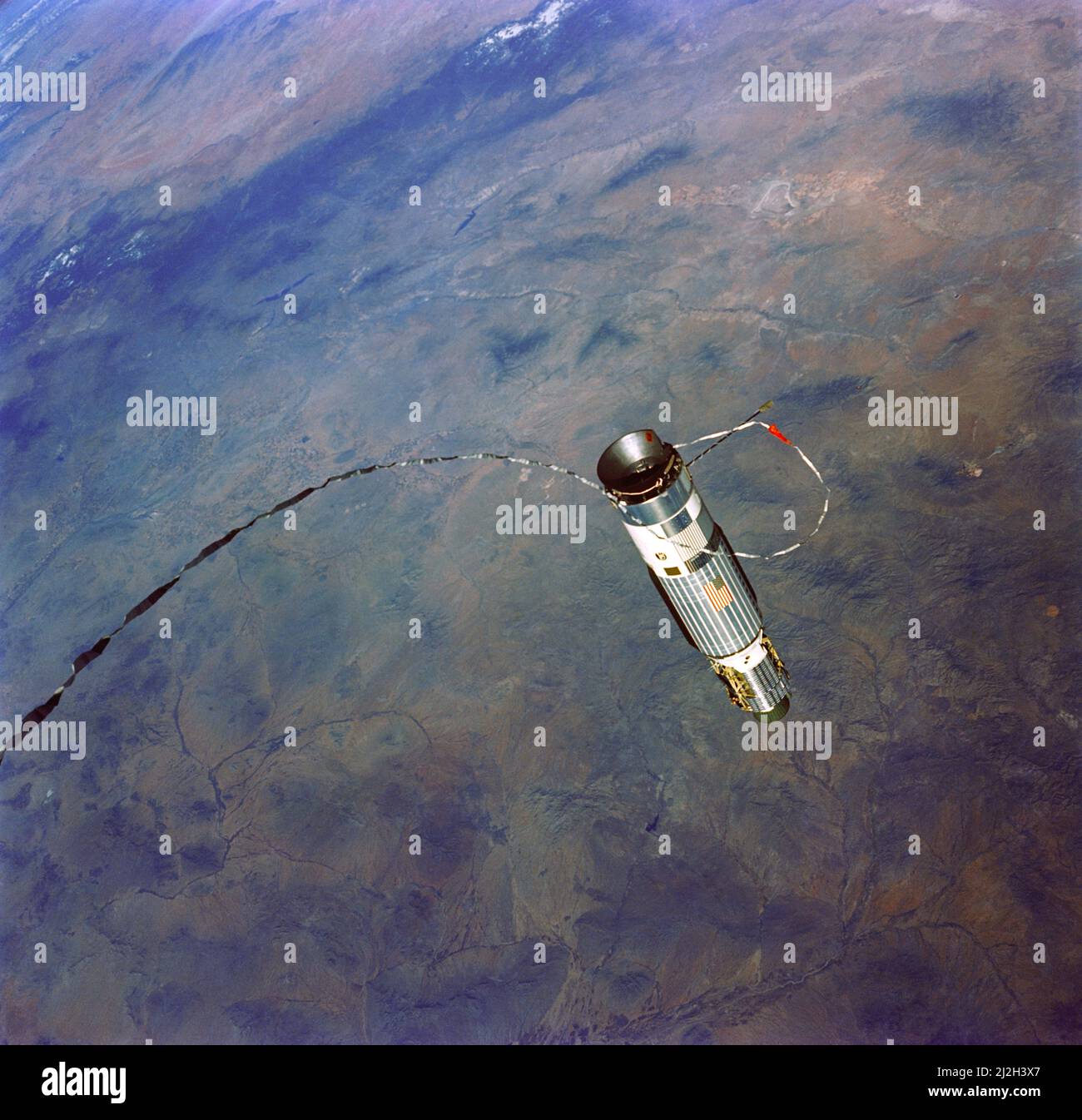 Gemini 12 tethered stationkeeping experiment. A 100-ft. tether line ...