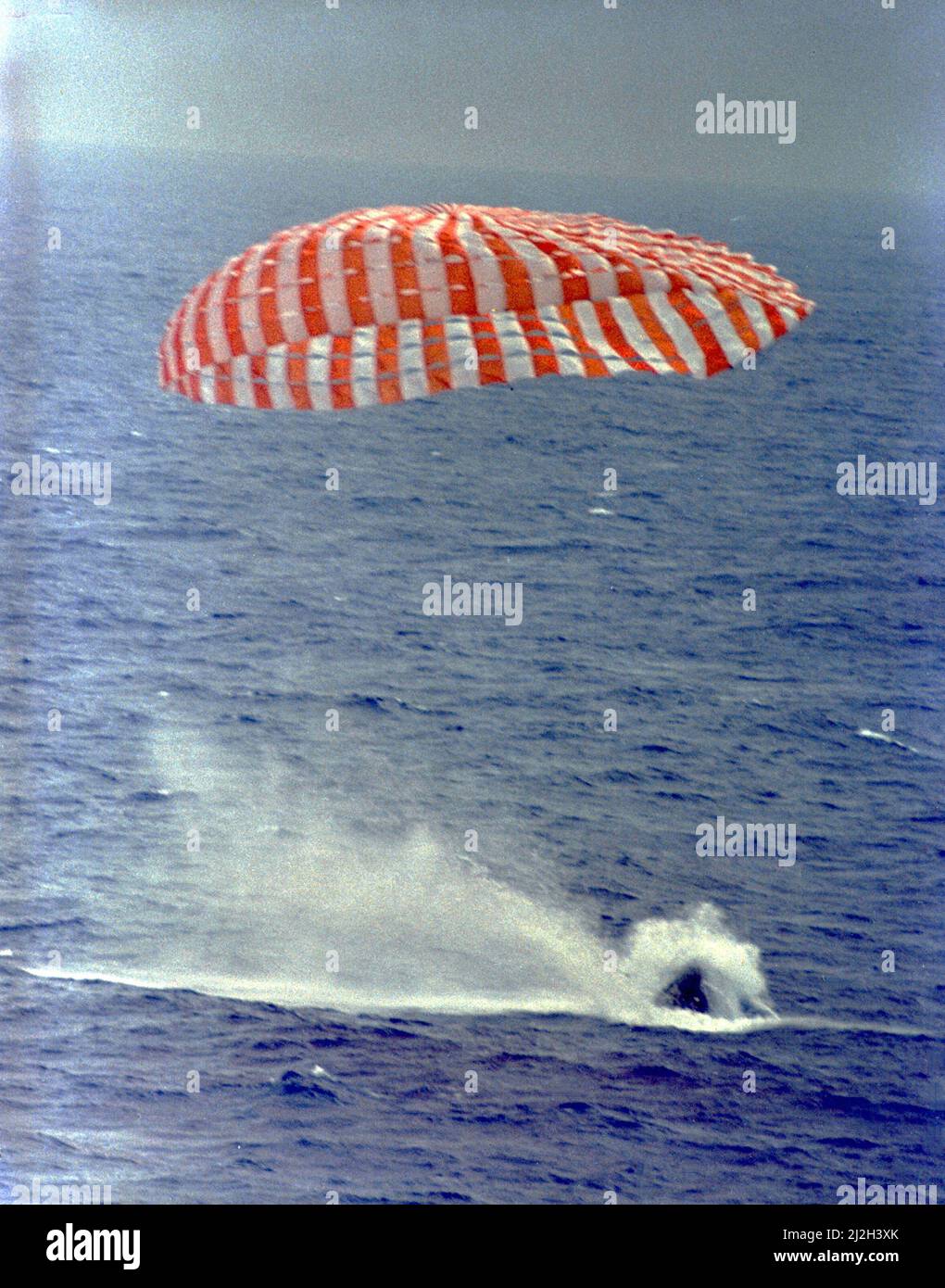 Gemini 9 splashes down at 9:00 a.m., June 6, 1966 Stock Photo - Alamy