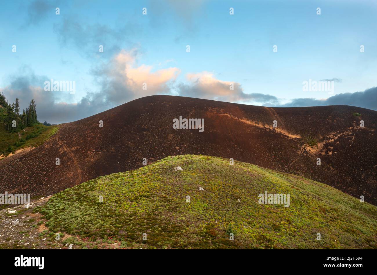 WA21290-00...WASHINGTON - Sunrise at the White Chuck Cinder Cone in the ...