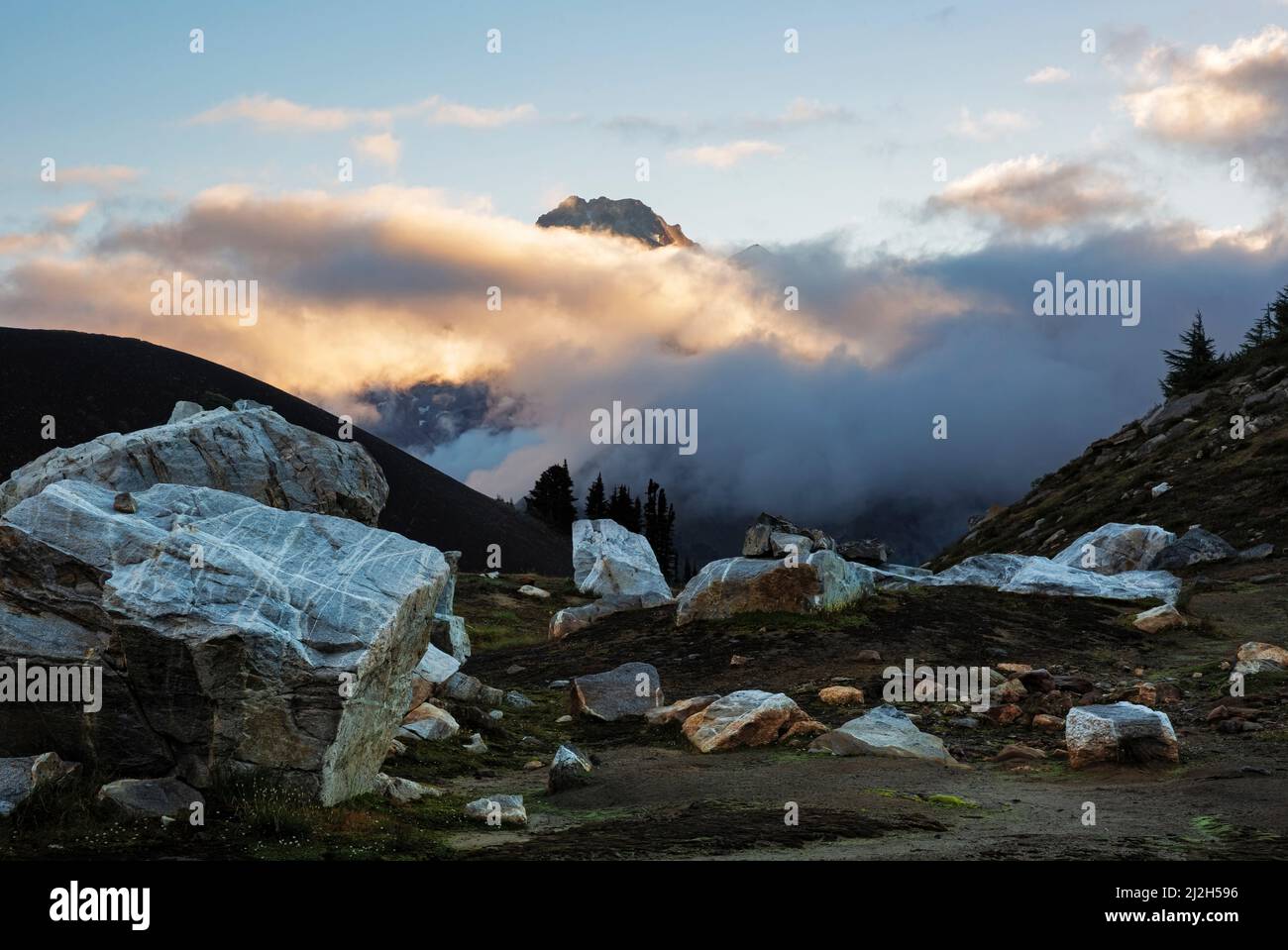 WA21292-00...WASHINGTON - Glacier Peak at sunrise from the White Chuck ...