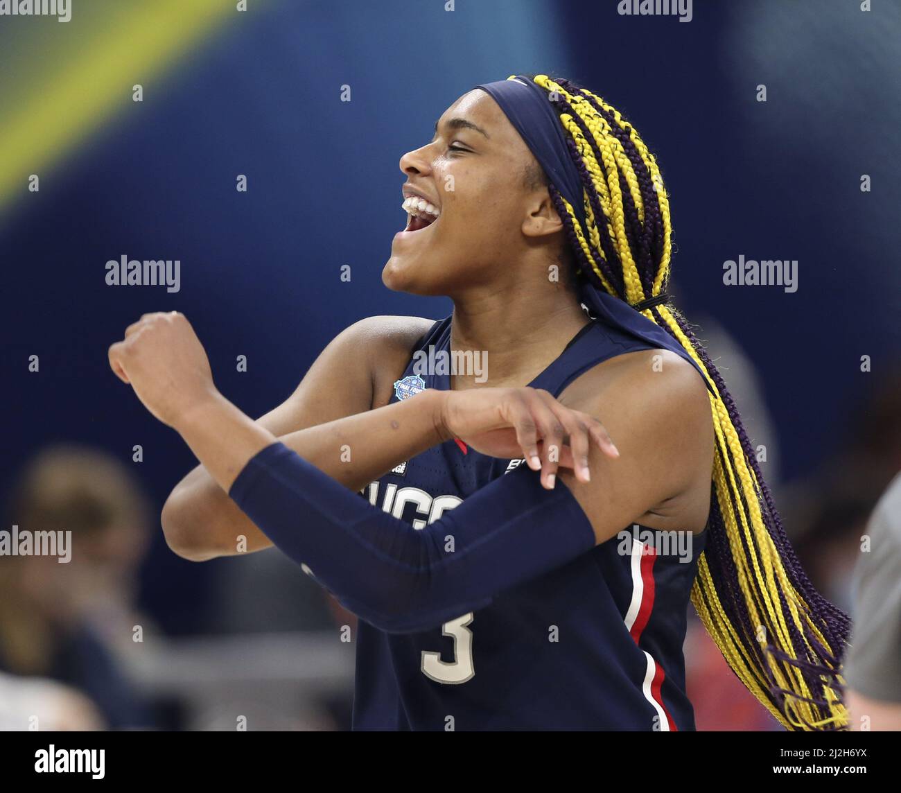 Minneapolis, United States. 01st Apr, 2022. Connecticut Huskies Aaliyah ...