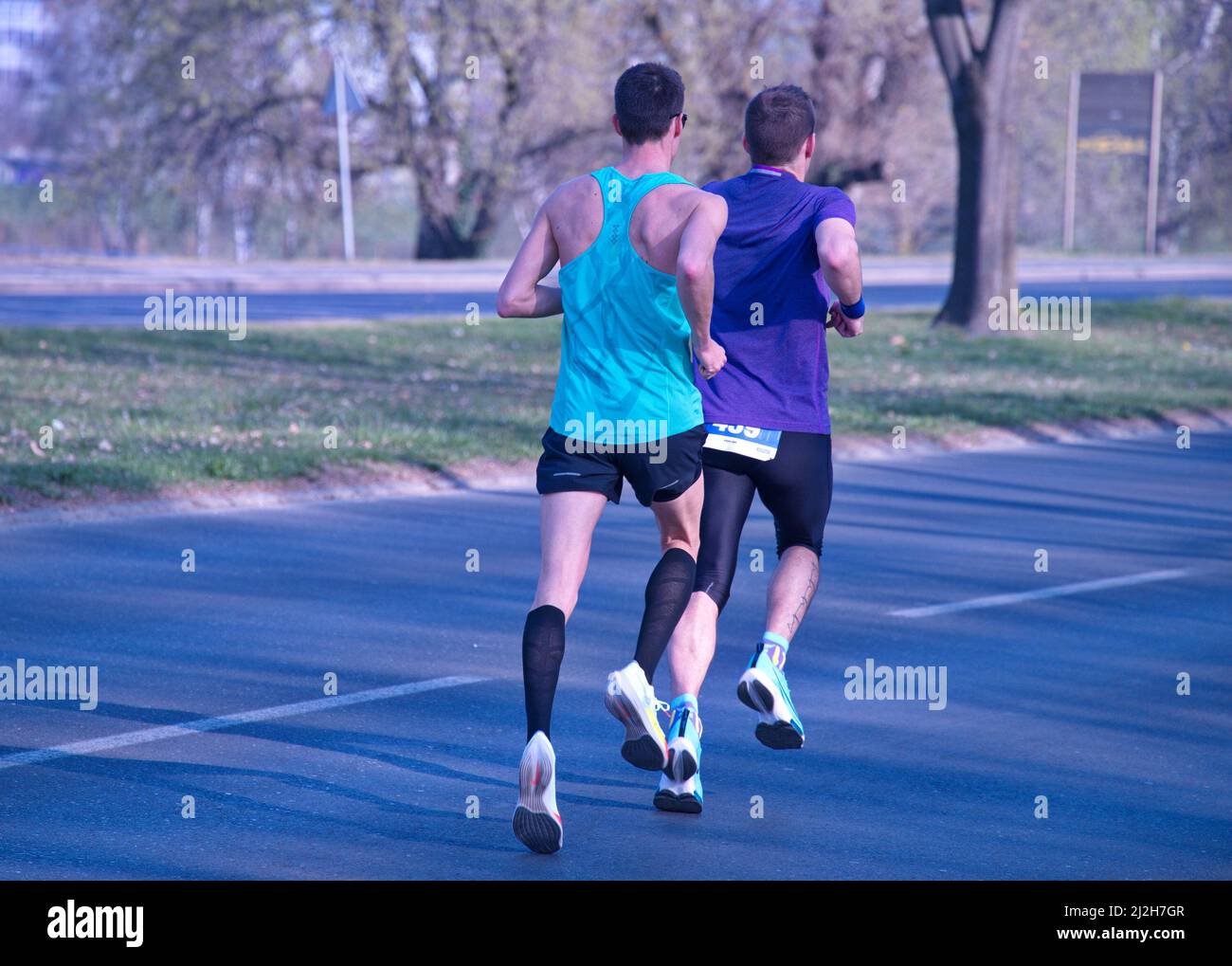 Running runners men hi-res stock photography and images - Alamy