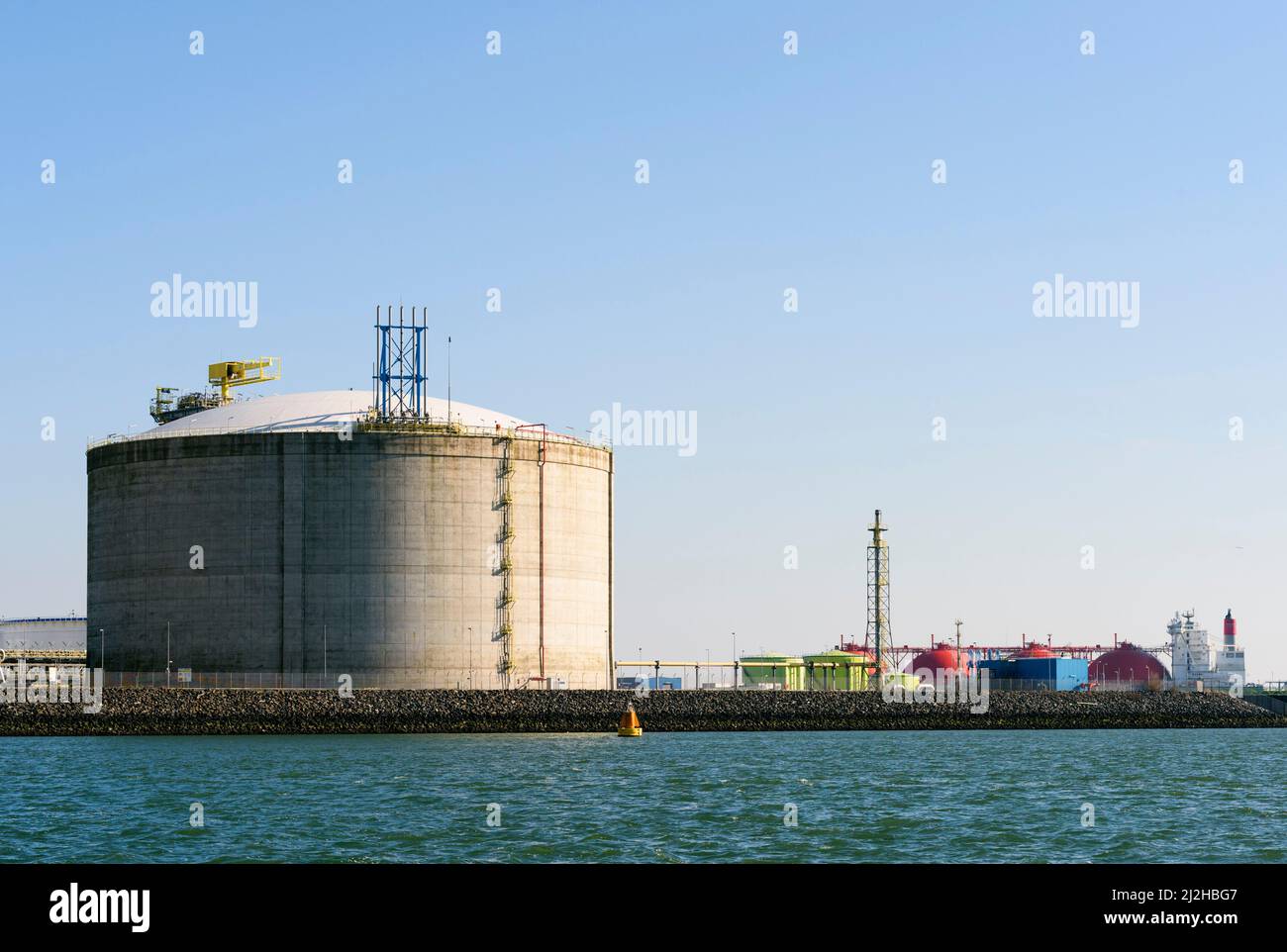 Lng transshipment hi-res stock photography and images - Alamy