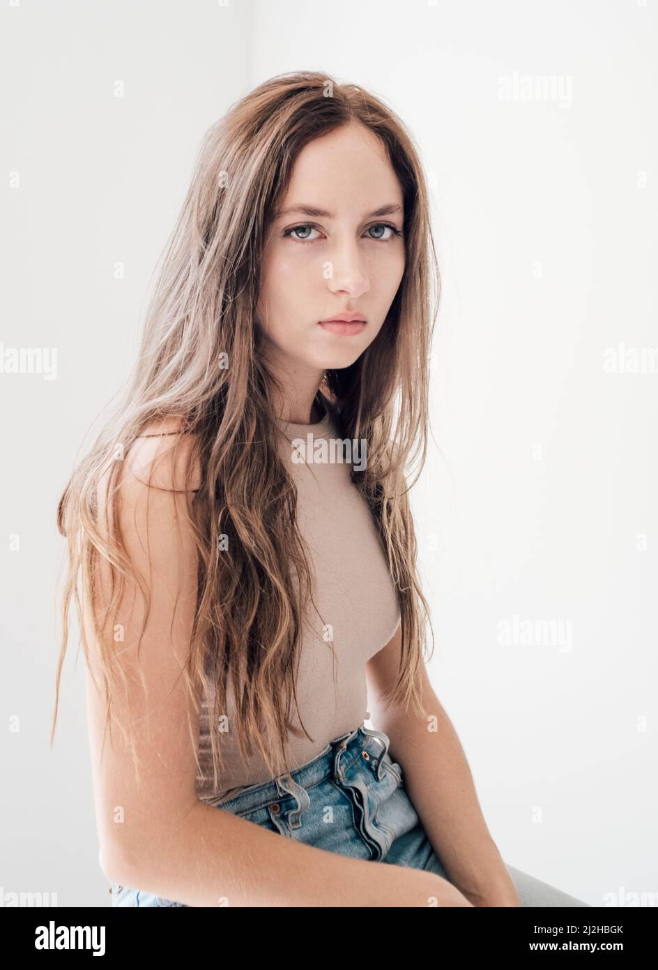 Studio portrait of blonde woman Stock Photo - Alamy Studio portrait of blonde woman Stock Photo - Alamy