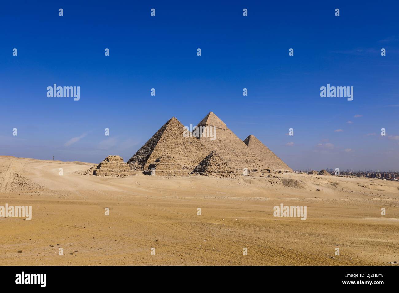 Aerial view of giza pyramids hi-res stock photography and images - Alamy