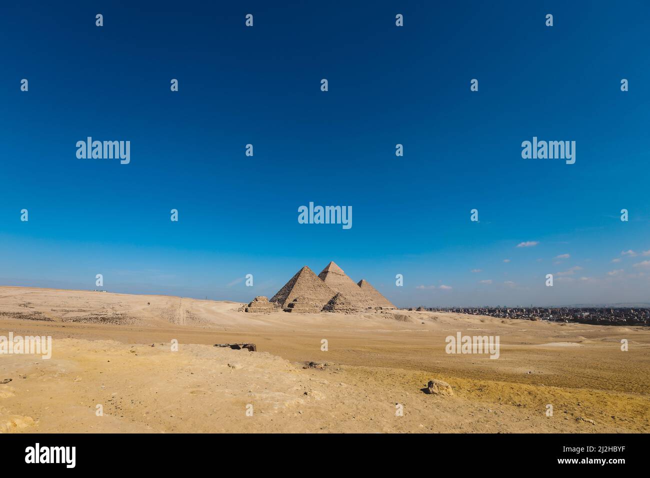 Giza great pyramid aerial hi-res stock photography and images - Alamy