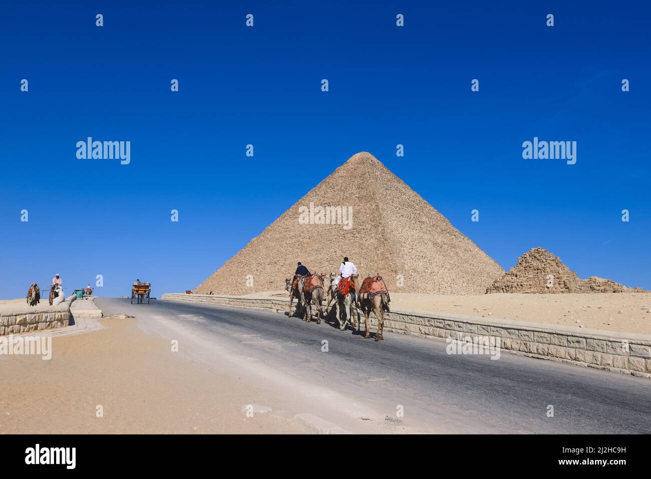Natural View to the Great Pyramid of Giza under Blue Sky and Day Light ...
