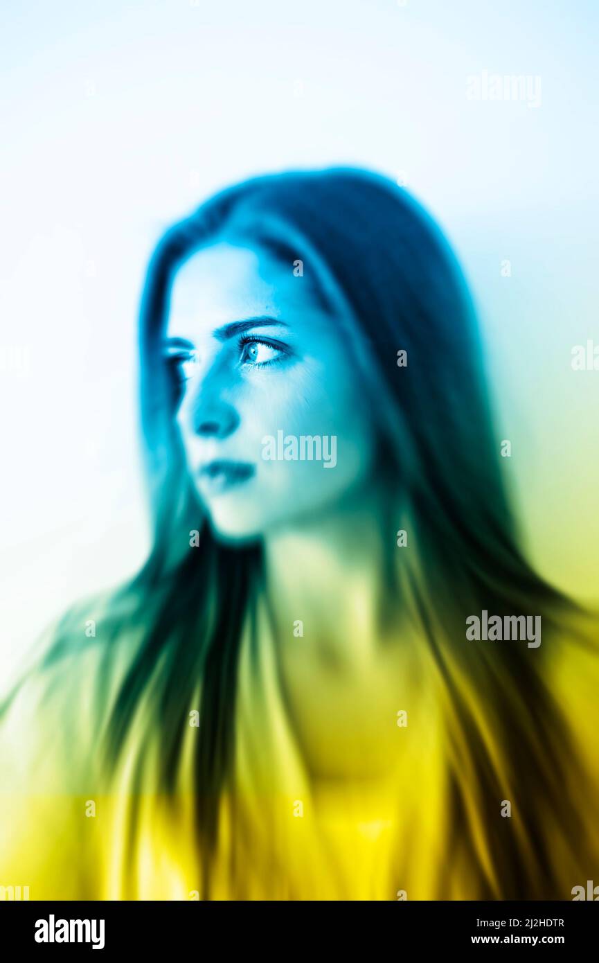 Girl with blur hi-res stock photography and images - Alamy