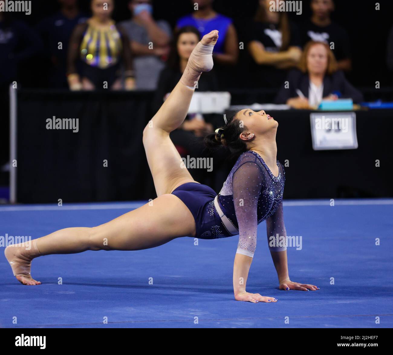 Norman, OK, USA. 31st Mar, 2022. California's Andi Li performs her ...