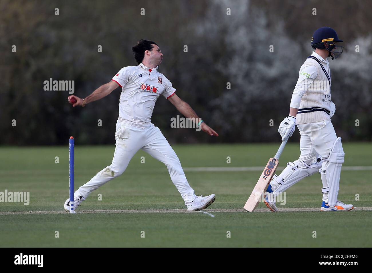 Shane Snater in bowling action for Essex during Middlesex CCC vs Essex ...