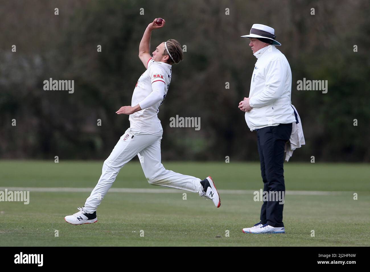 Aaron Beard in bowling action for Essex during Middlesex CCC vs Essex ...