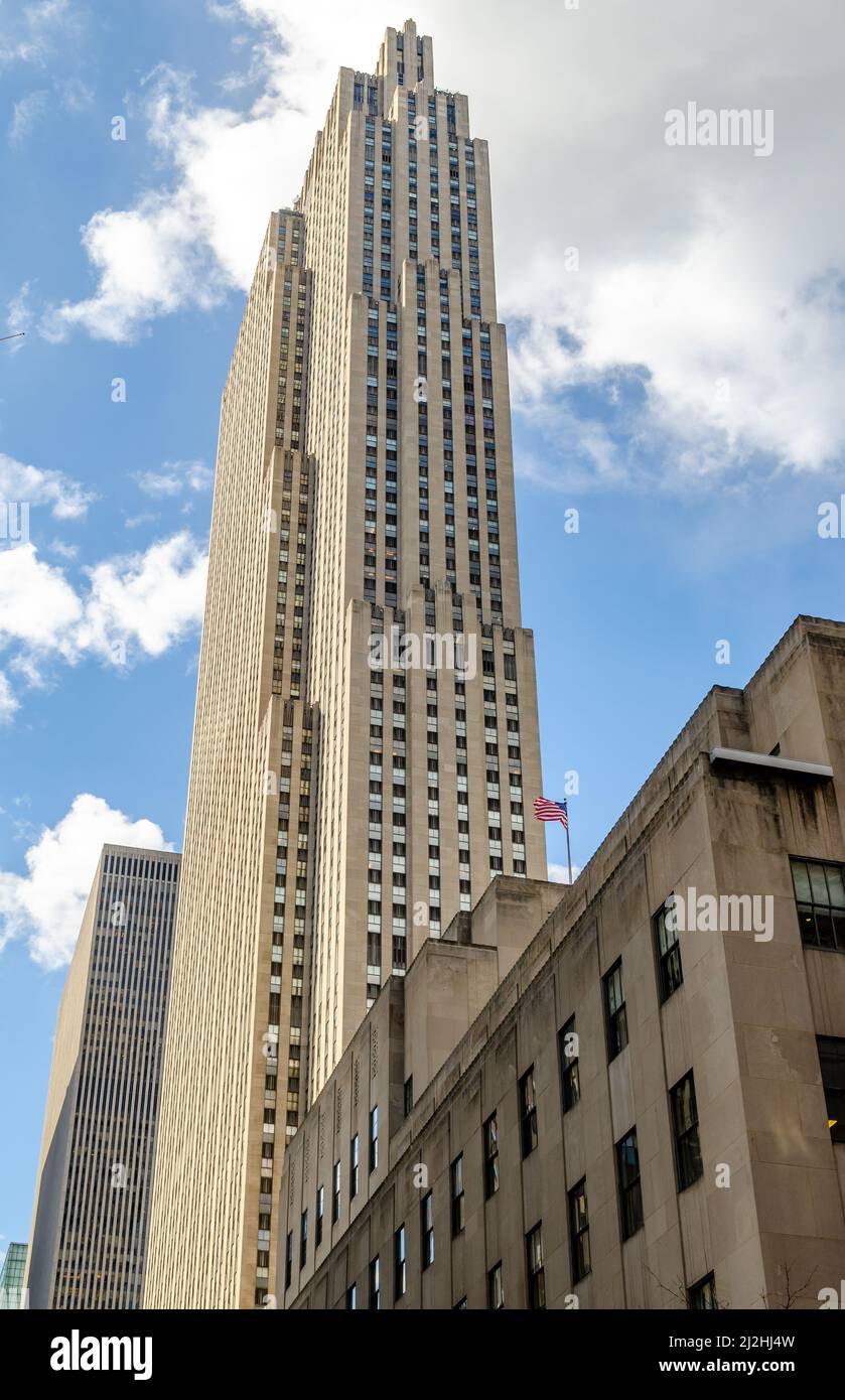 Rockefeller Center Skyscraper, view from the side, low angle during ...