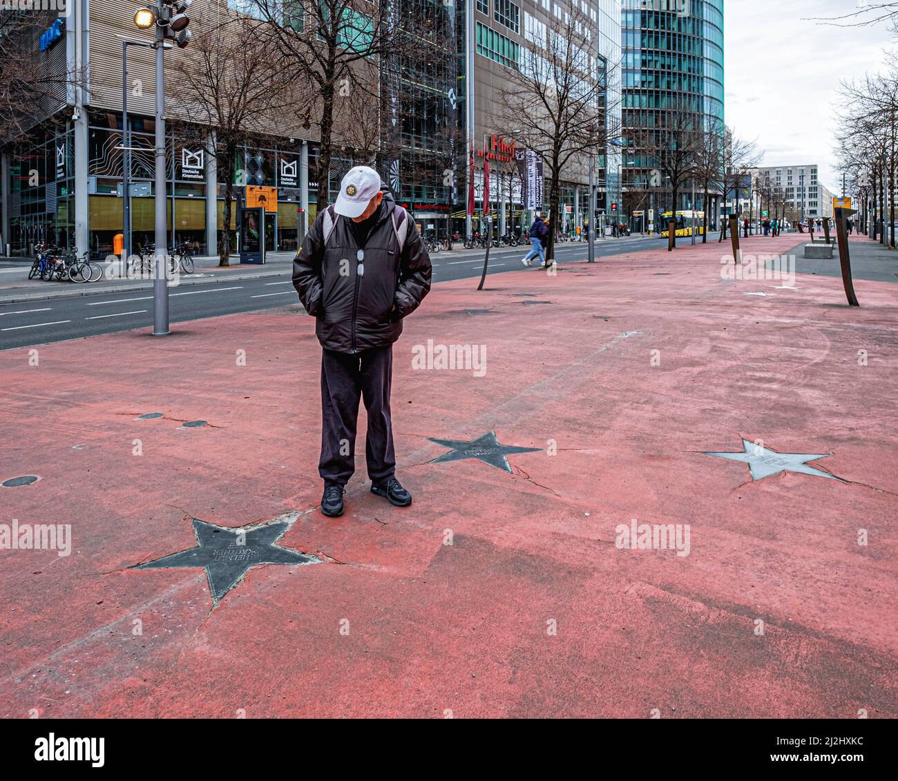 Boulevard of Stars, Red strip with gold stars commemorate the greats of ...
