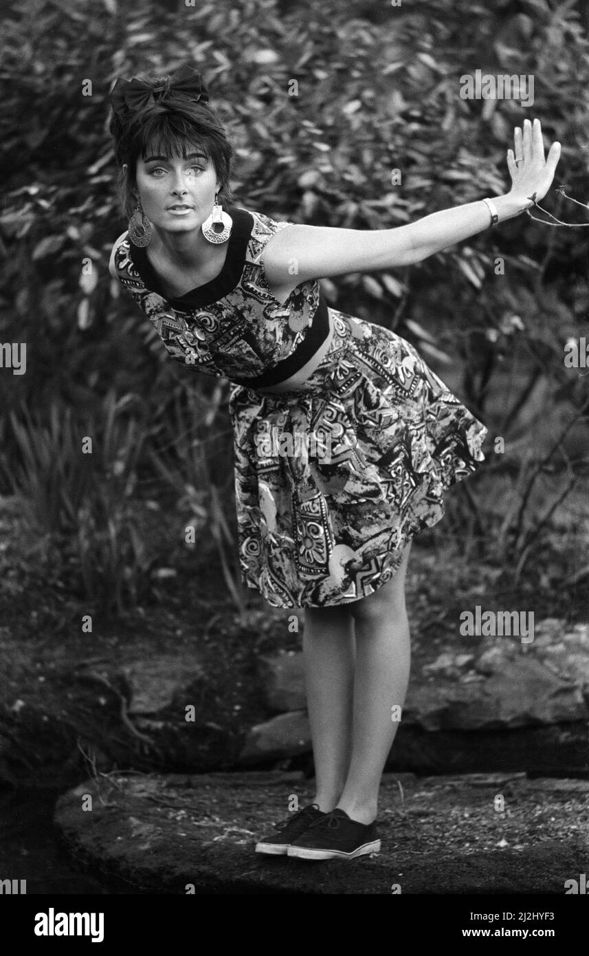 Model poses for a fashion shoot. 17th February 1988 Stock Photo - Alamy