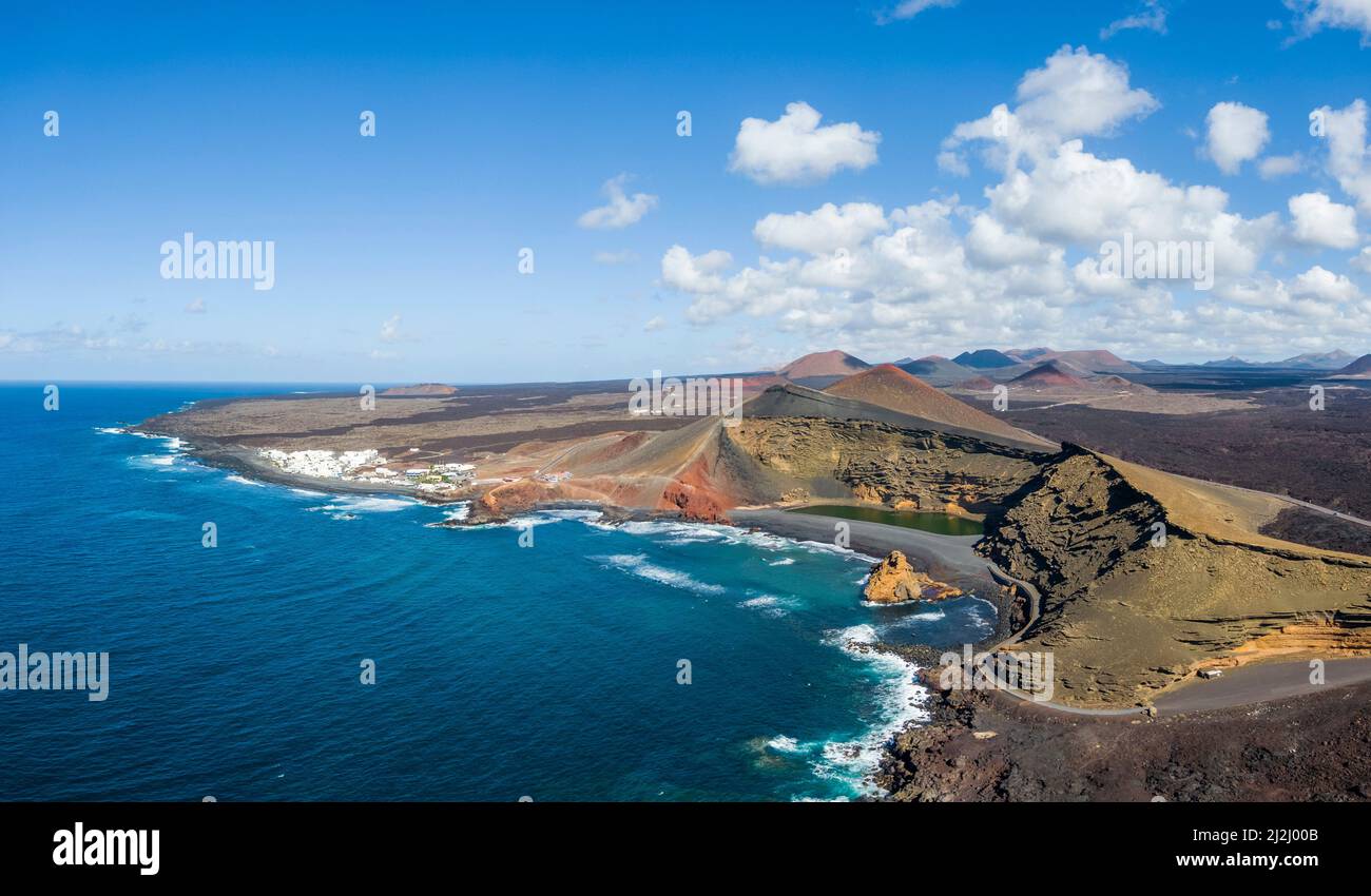 Lago verde hi-res stock photography and images - Alamy