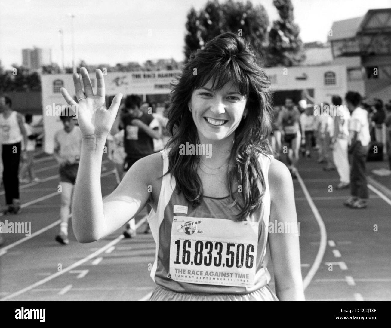 Steve young 1988 hi-res stock photography and images - Alamy