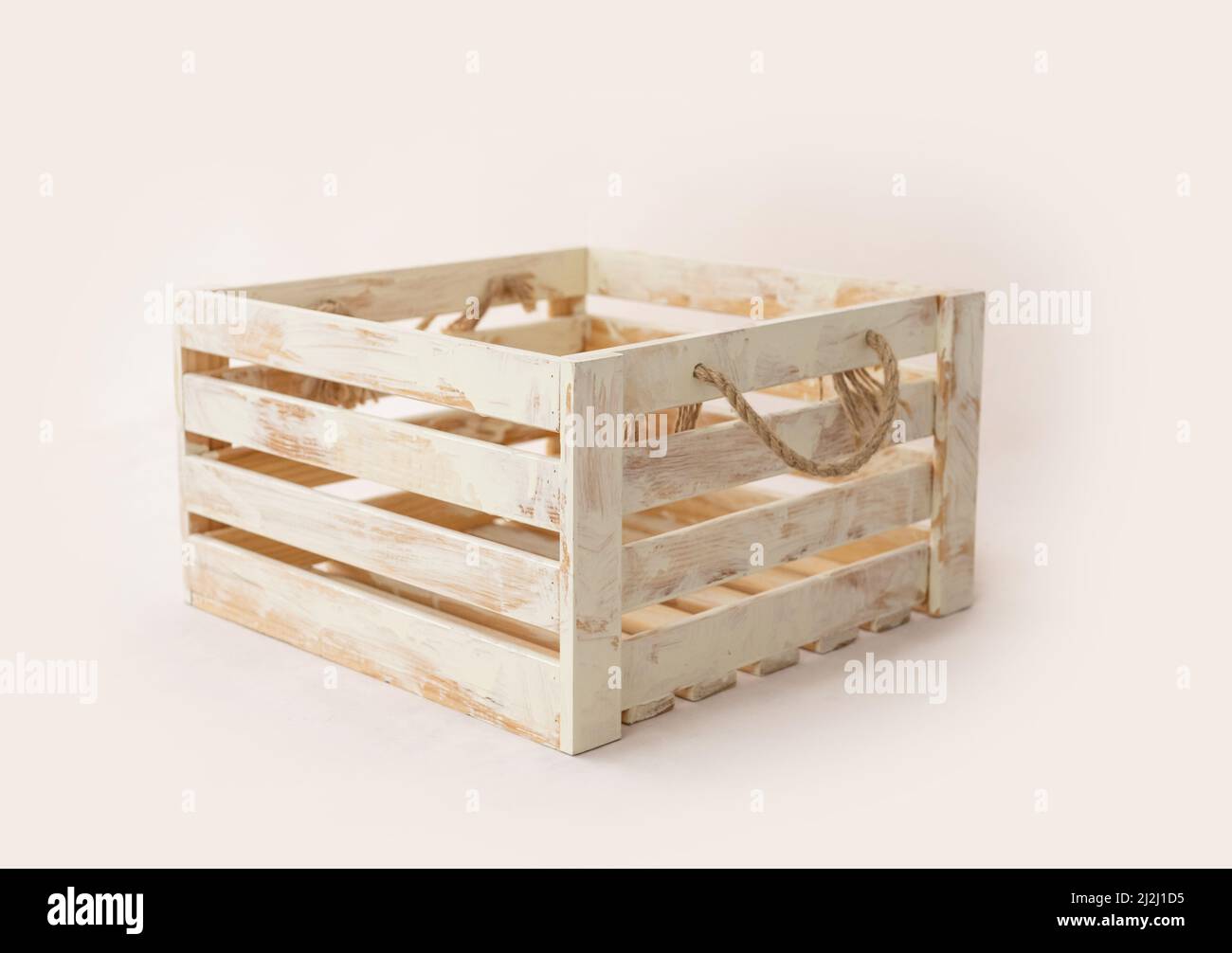 Empty fruit crate box hi-res stock photography and images - Alamy