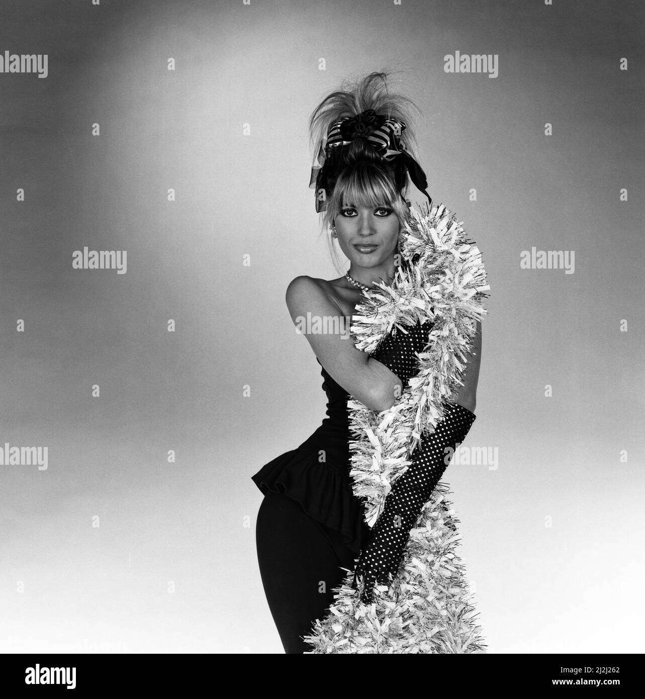 Mandy Smith models festive fashions. 9th December 1987 Stock Photo - Alamy