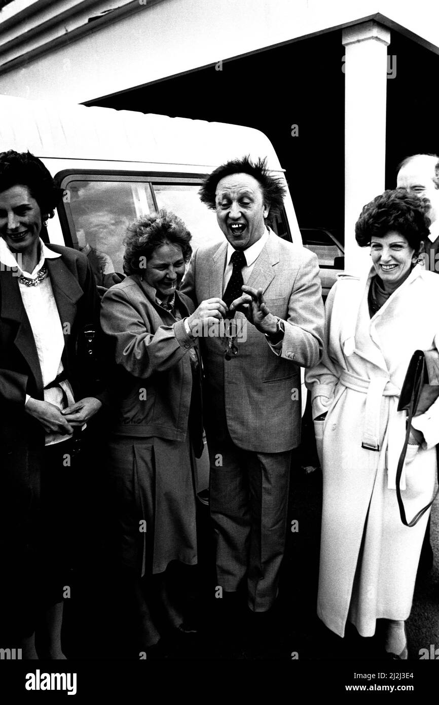 Comedian Ken Dodd made children from Thornhill Park School, Sunderland ...