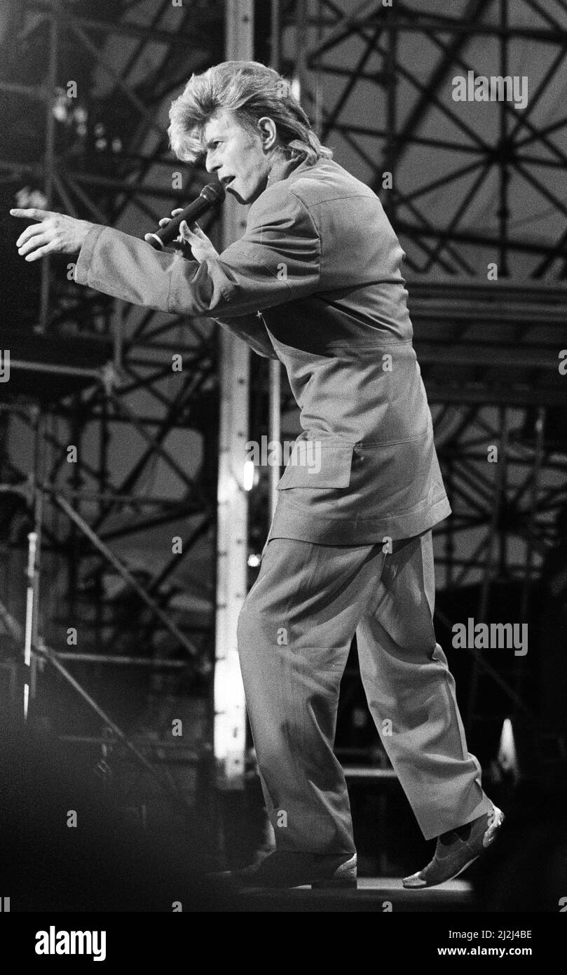 David bowie glass spider wembley hi-res stock photography and images ...