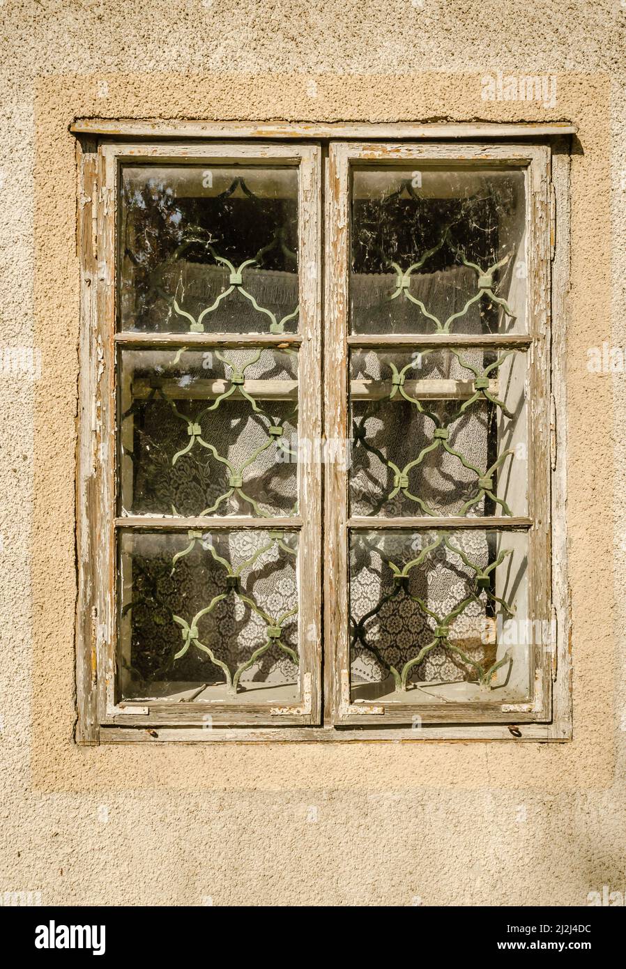 The old dilapidated wooden window frame Stock Photo - Alamy