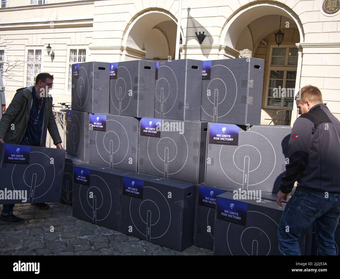 Starlink user terminal hi-res stock photography and images - Alamy