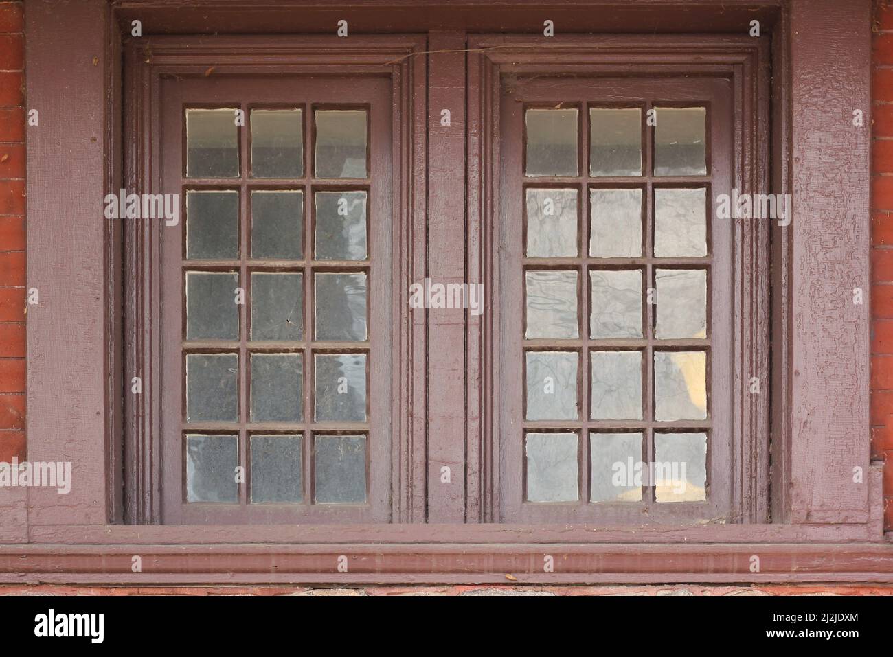 Vintage wooden windows on a charming rustic stone cottage Stock Photo ...