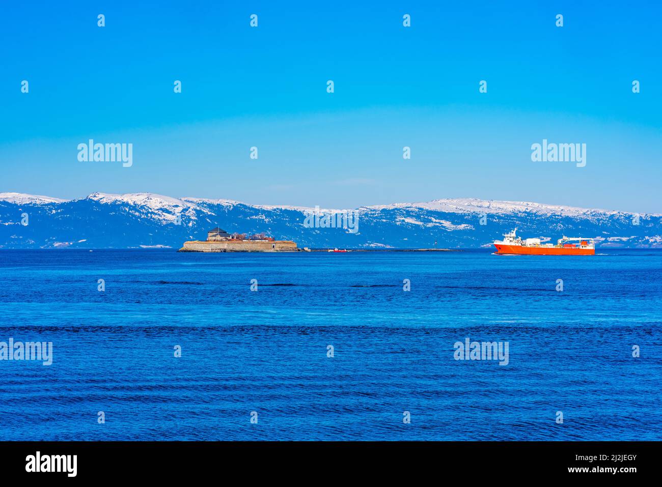 Approaches wharf hi-res stock photography and images - Alamy