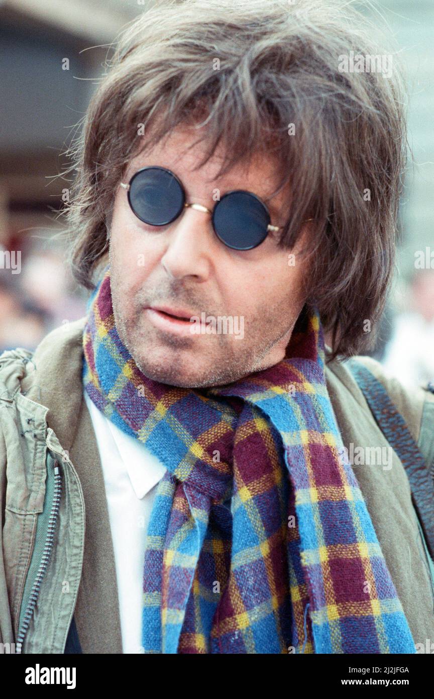 Michael Aspel surprises Phil Collins for the TV show "This is your Life ...